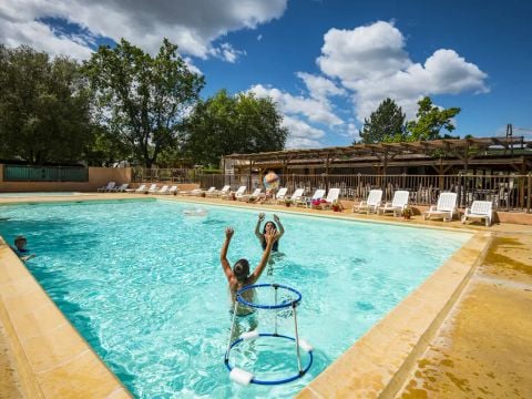 Flower Camping Le Saint Michelet - Goudargues