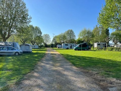 Camping De Thoissey - Rhône-Alpes