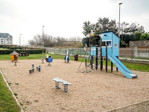 Camping Mirabel De L'ermitage - 그헝빌르