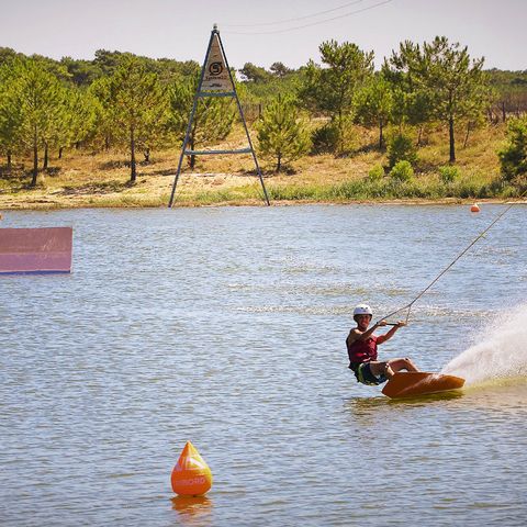 Camping Paradis - Le Grand R à LA FAUTE SUR MER, tarifs et réservations