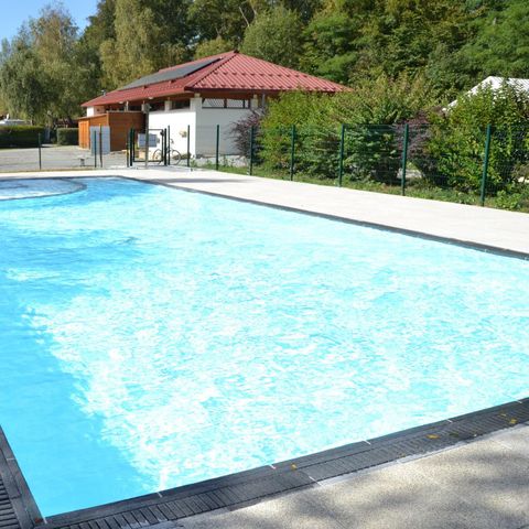 Flower Camping du Lac de la Seigneurie à LEVAL, tarifs et réservations