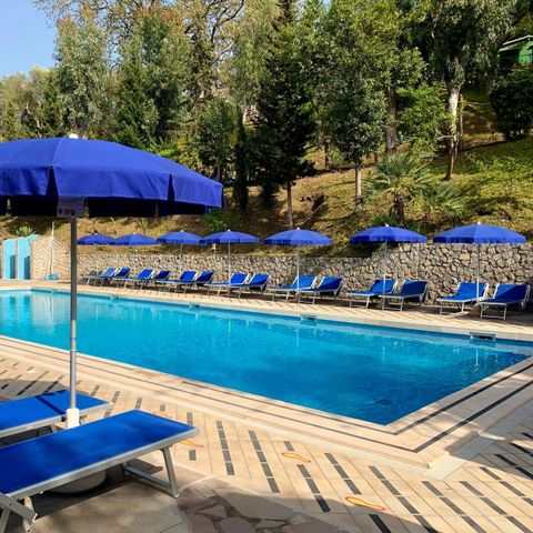 Camping Village Santa Fortunata à SORRENTO, tarifs et réservations