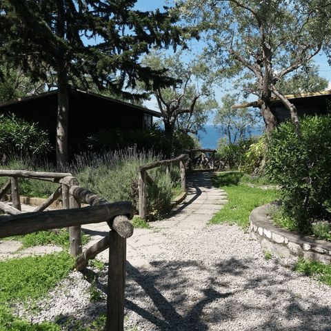 Camping Village Santa Fortunata à SORRENTO, tarifs et réservations