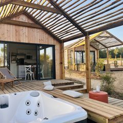 Camping Damona Lodges à VAIRE, tarifs et réservations